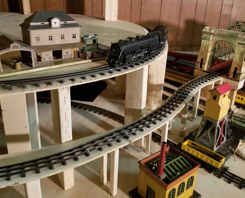 LAYOUTS - Lionel Operating Train Society (LOTS)